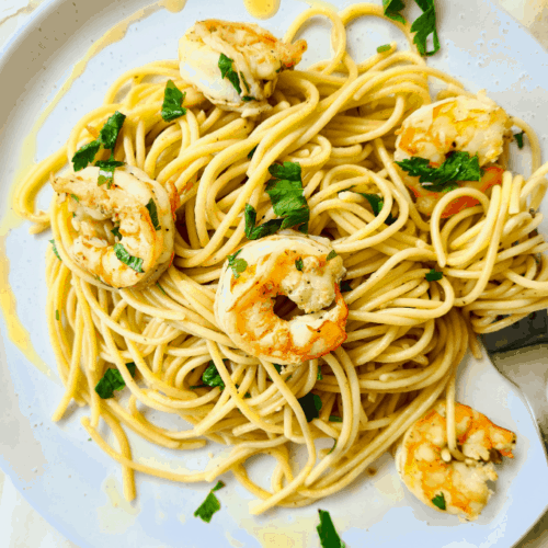 Easy Garlic Prawn Pasta |15 minute meal - Casually Peckish